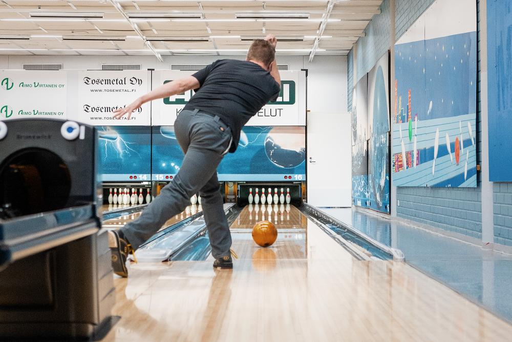 Keilailun perus- ja jatkokurssit Turussa - Kupittaan Keilahalli